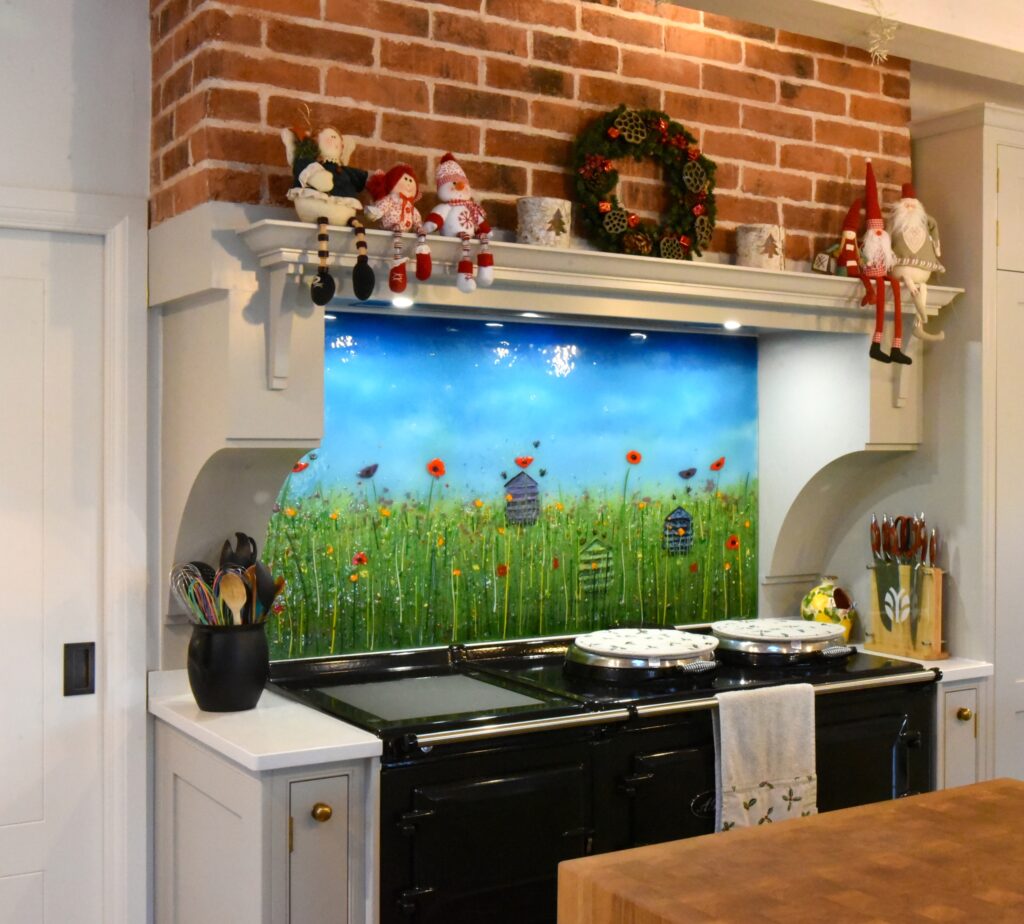 BESPOKE FUSED GLASS SPLASHBACK IN CRONDALL, HAMPSHIRE